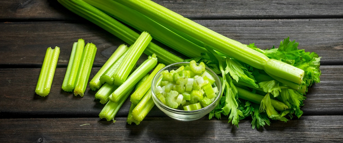 Seler naciowy – właściwości zdrowotne i sprawdzone przepisy - Senior Porady